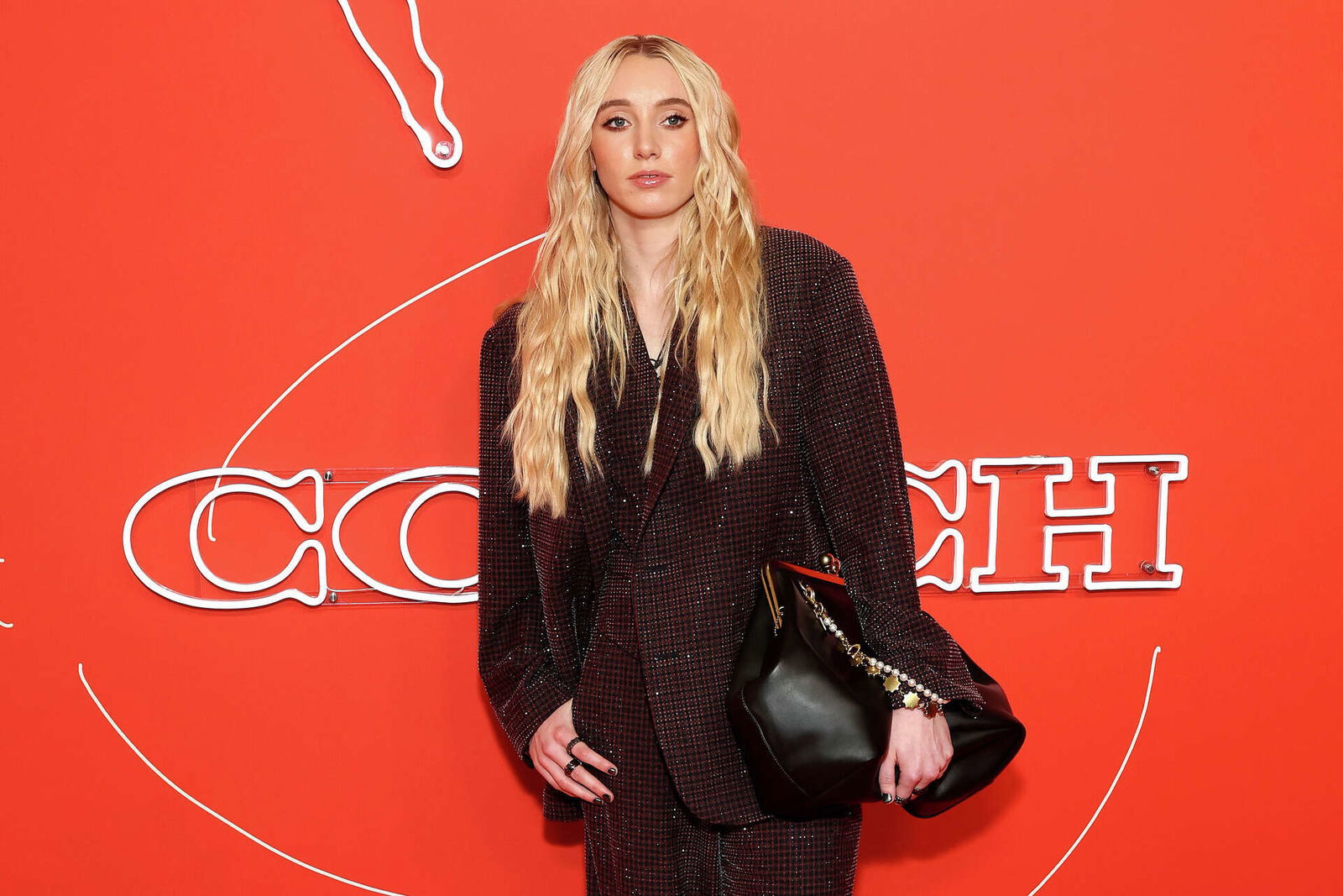 Paige Bueckers Brings Christmas Surprise to Locker Room - TheSheGotGame